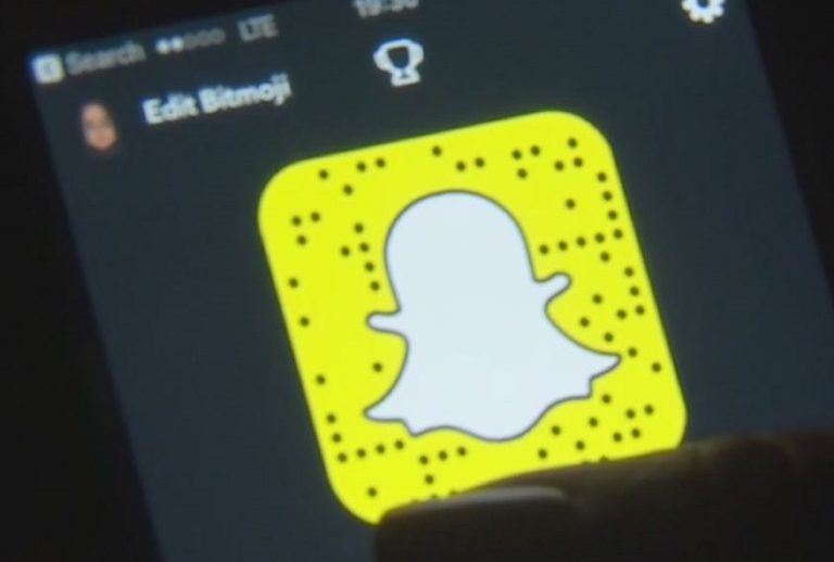 Introducing Snapchat's Addictive, Interactive Game, 'Bitmoji Party'