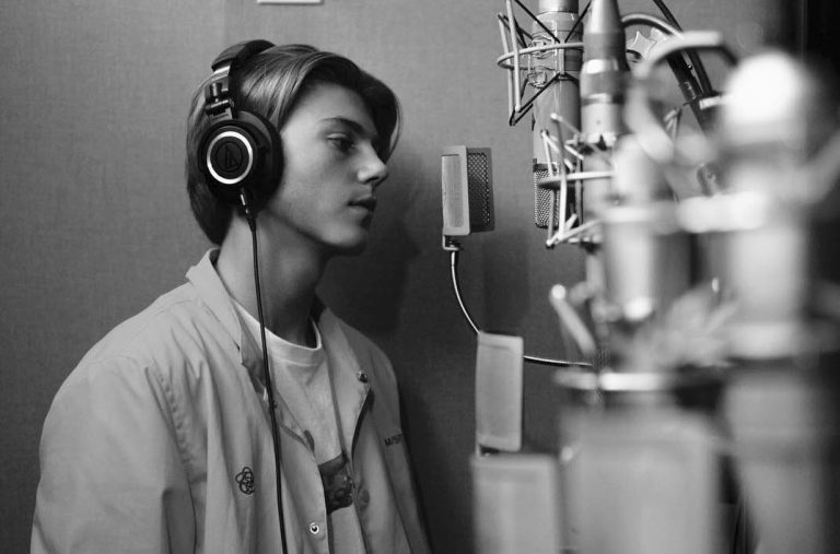 Ruel's Debut EP, 'Ready,' Is a Reminder of the Confusion of Young Love